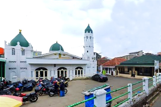 Warisan Sejarah dan Spiritual: Masjid Keramat Empang Bogor